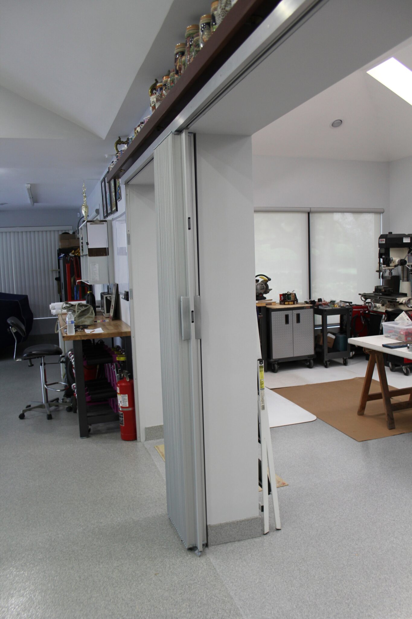 Woodfold Manufacturing Series 2100 Single Wall Sound Accordion Door